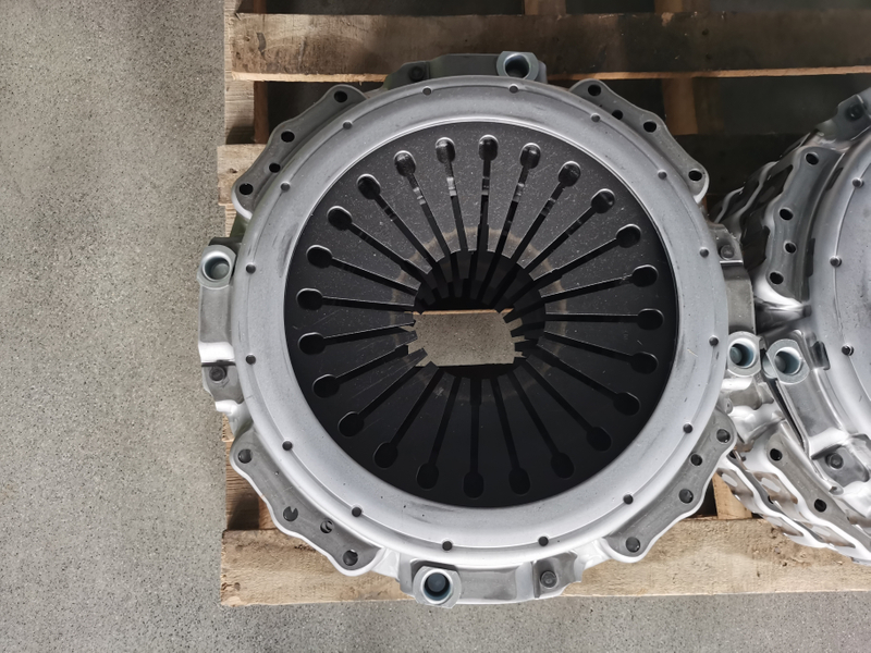 Valeo Iveco Truck Clutch Pressure Plate 3482 083 032 from China ...